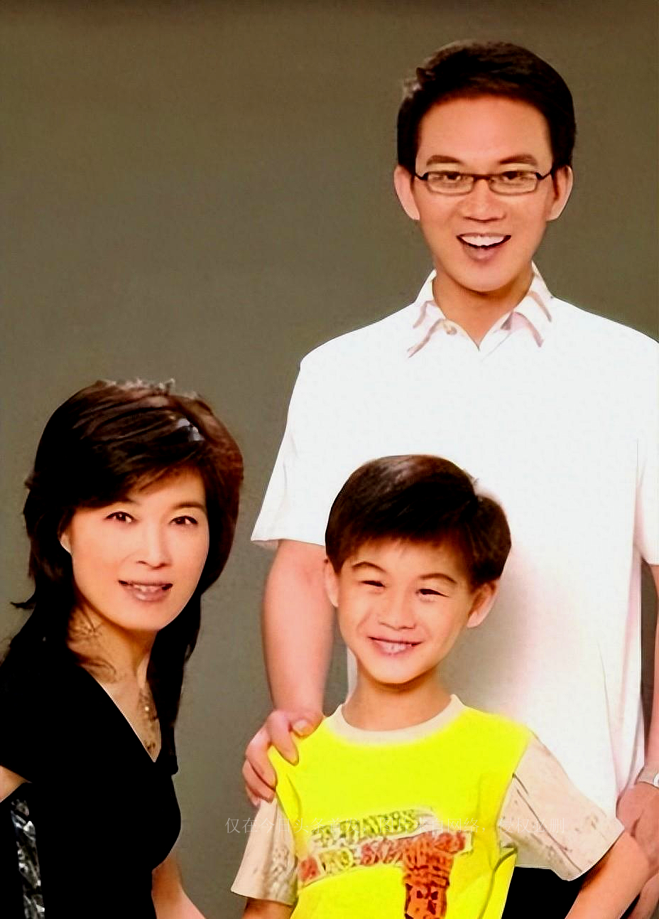Wu Ping brought her son to the United States, her husband Lang Yongchun ...