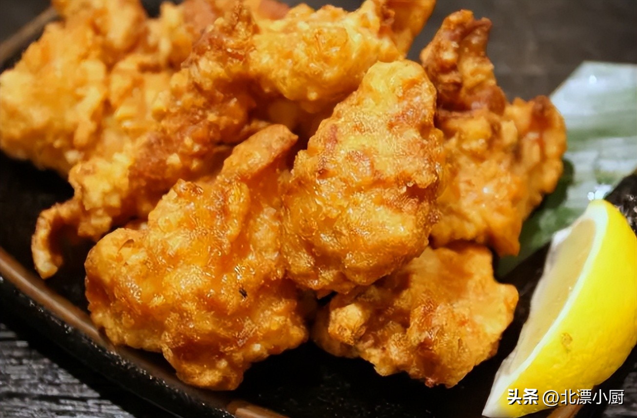 Fried chicken nuggets that are crispy on the outside and tender on the ...