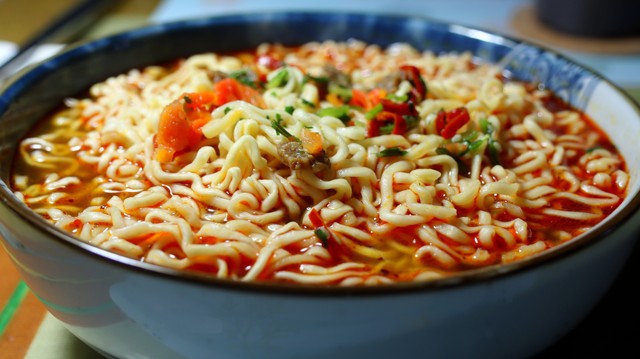 Why are the instant noodles on the train the most delicious? - iNEWS