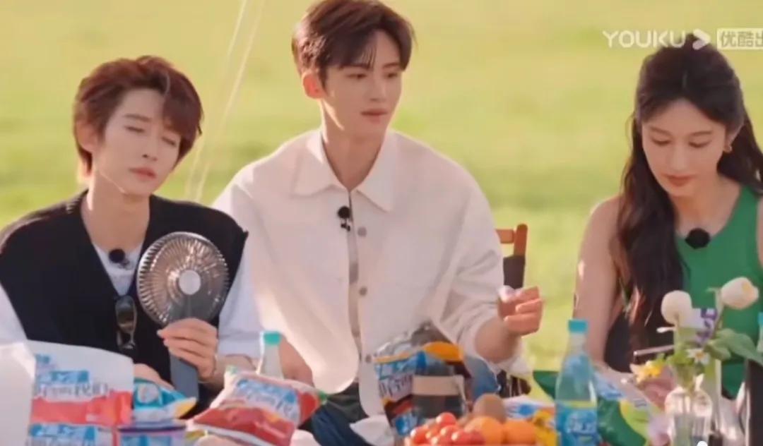 Yan Eucalyptus and Zhang Li staged a sister-brother relationship in "We ...