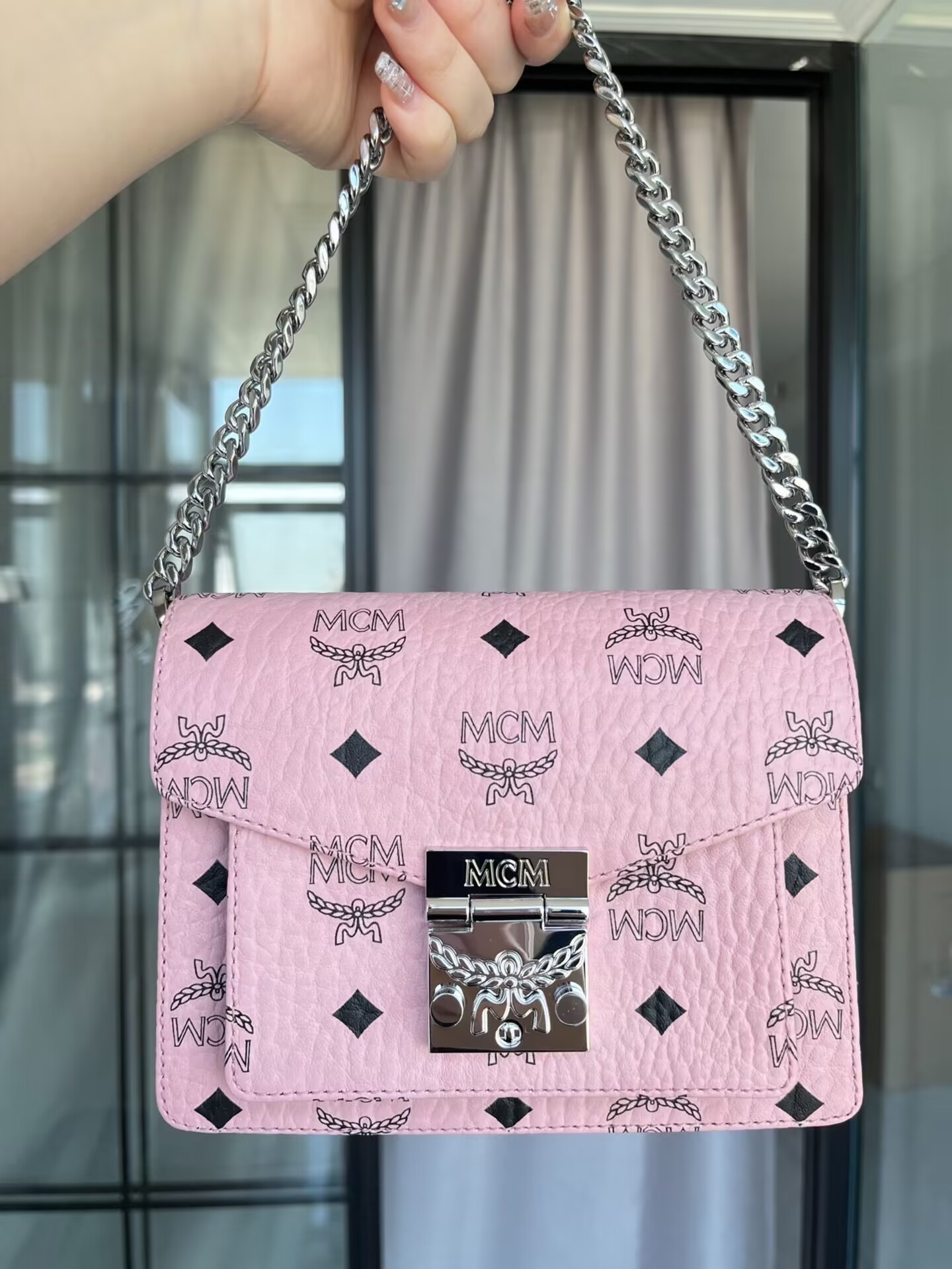 Pink Mcm is so exquisite~ - iNEWS