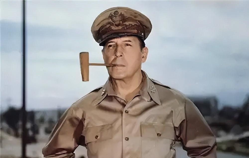 MacArthur: prepare to throw 26 atomic bombs on China!Why was he ...