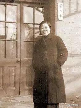 Shi Jianqiao: A weak woman with bound feet, she endured for 10 years ...