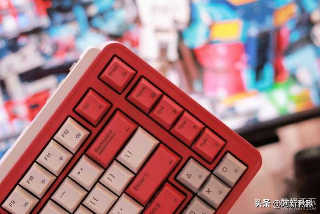 The configuration is full, and the color is sexy?Miwu ART Z830 three-mode keyboard - iMedia