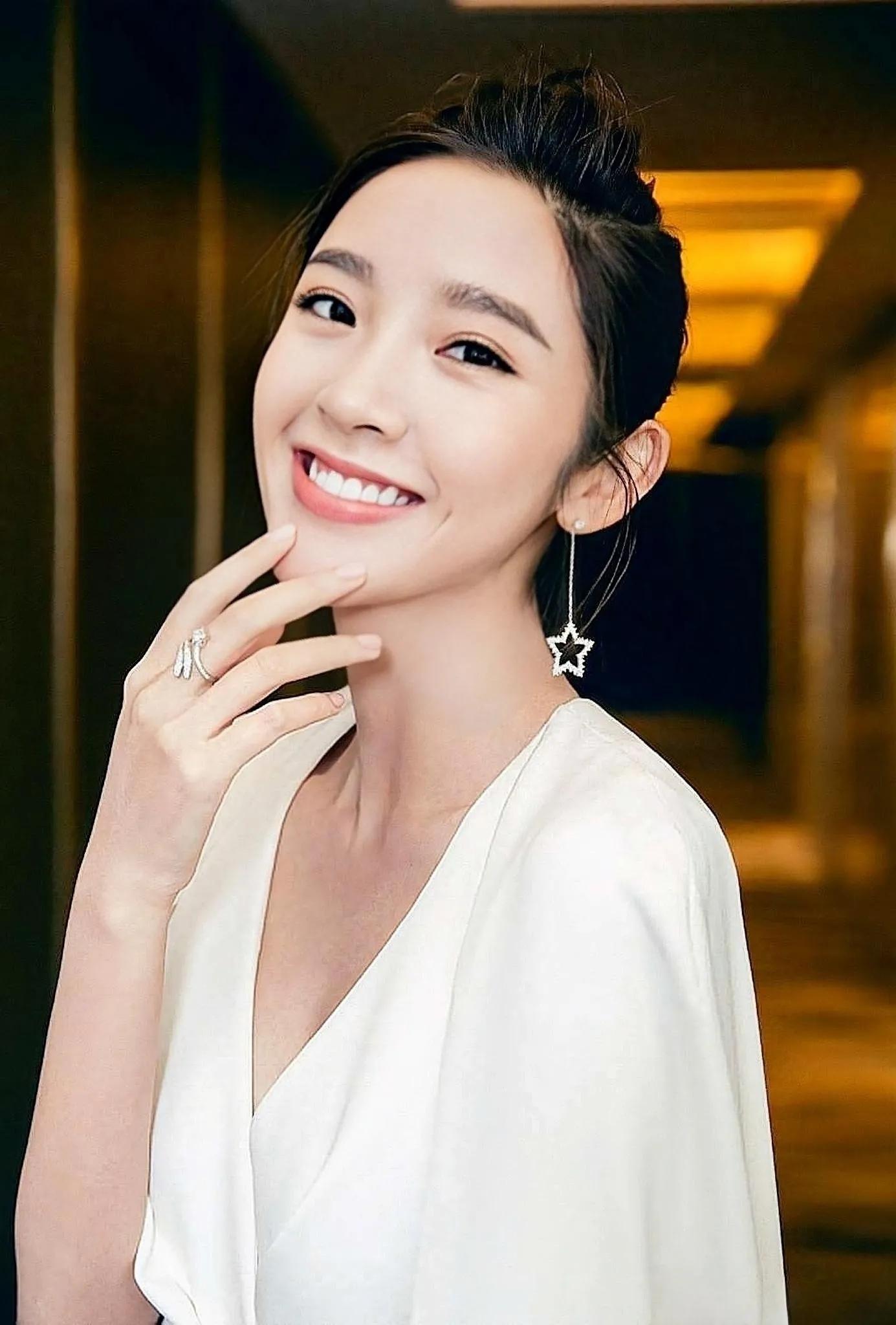 Tang Yixin fashion dynamic photo - iMedia