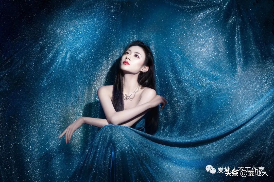 The beauty of Cantonese songs in those years, Wu Keyue sang to us again... - iNEWS