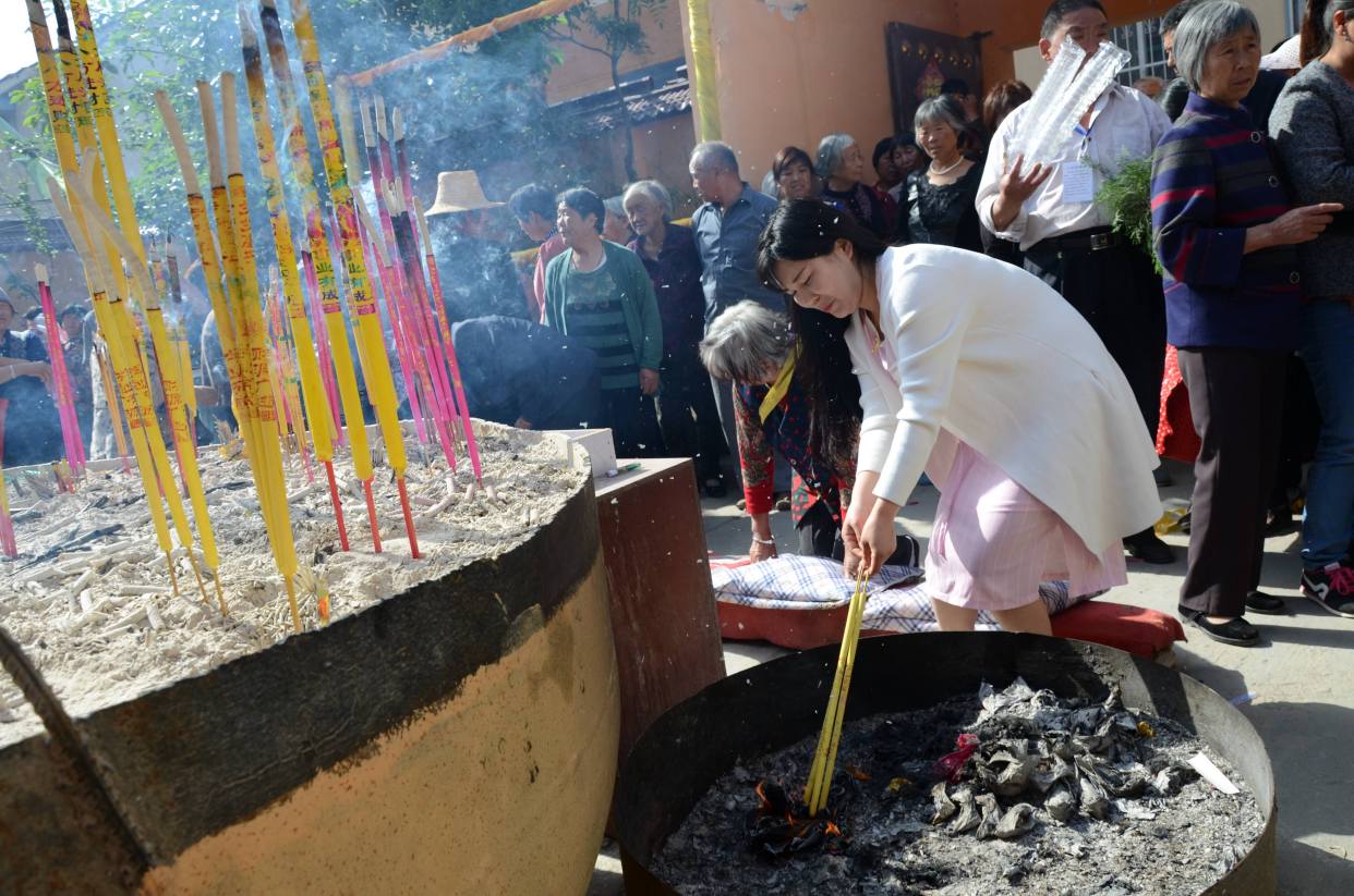 As the saying goes, "burning incense does not burn the dead head ...
