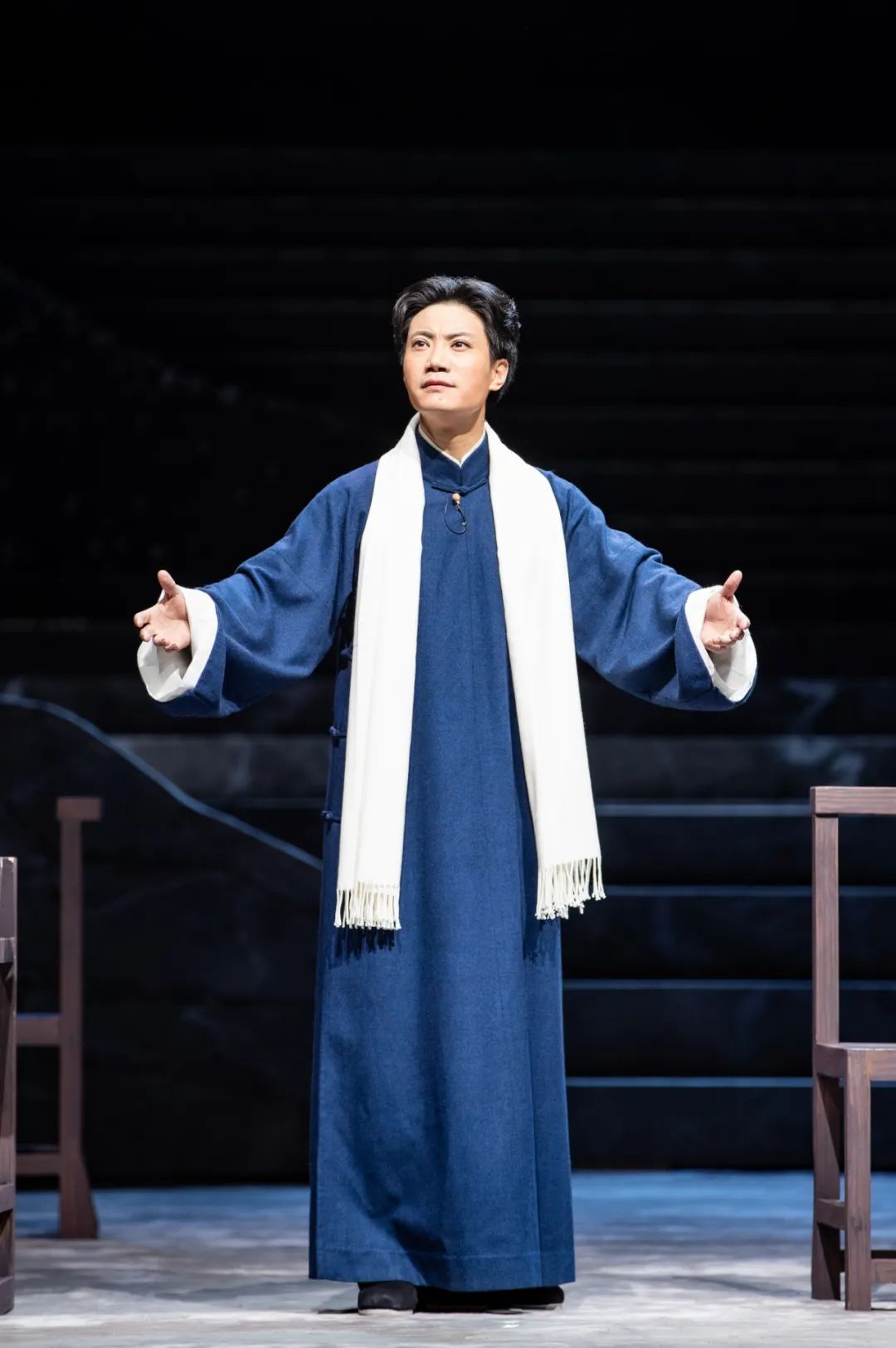 How does Peking Opera represent Mao Zedong?This is how Li Bo, a young ...