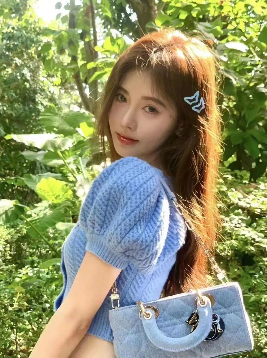 Check out Dior's new trumpet. The new trumpet tannin blue is simply a ...