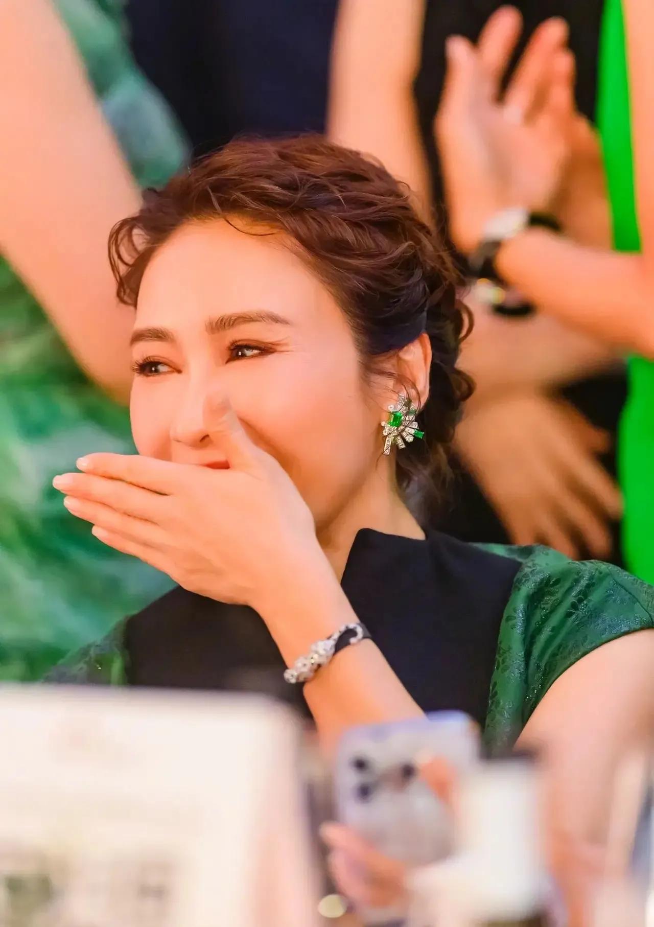 Fu Mingxia sat in the corner at the Kuotai party, because Liang Jinsong ...