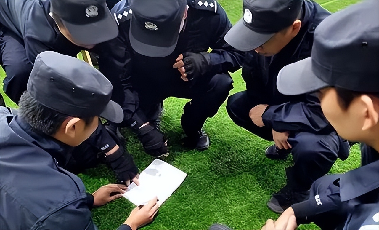 When military rank meets police rank, who should listen to whom, and ...