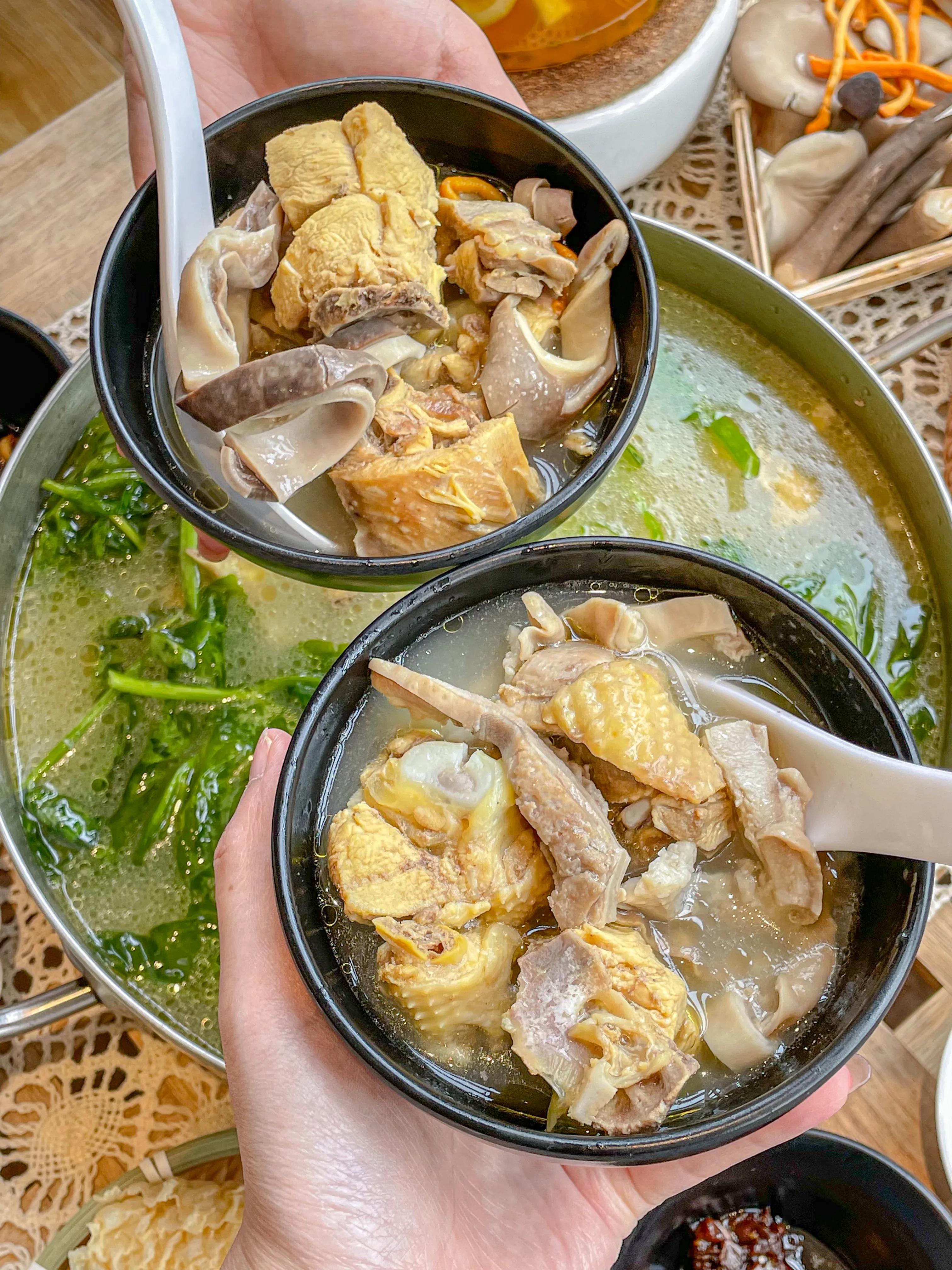 The beautiful Japanese-style courtyard home version soup pot of Chengdu ...
