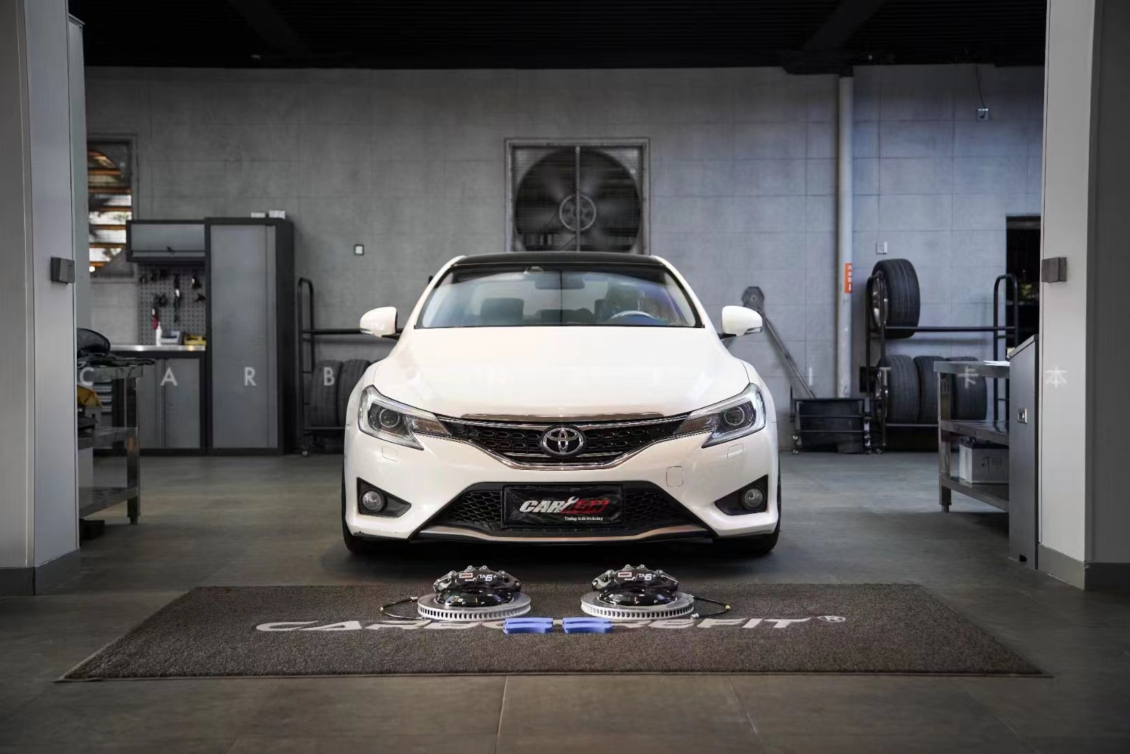 Toyota Reiz Upgrades Alcon TA6+ Competitive Brake Kit - iNEWS