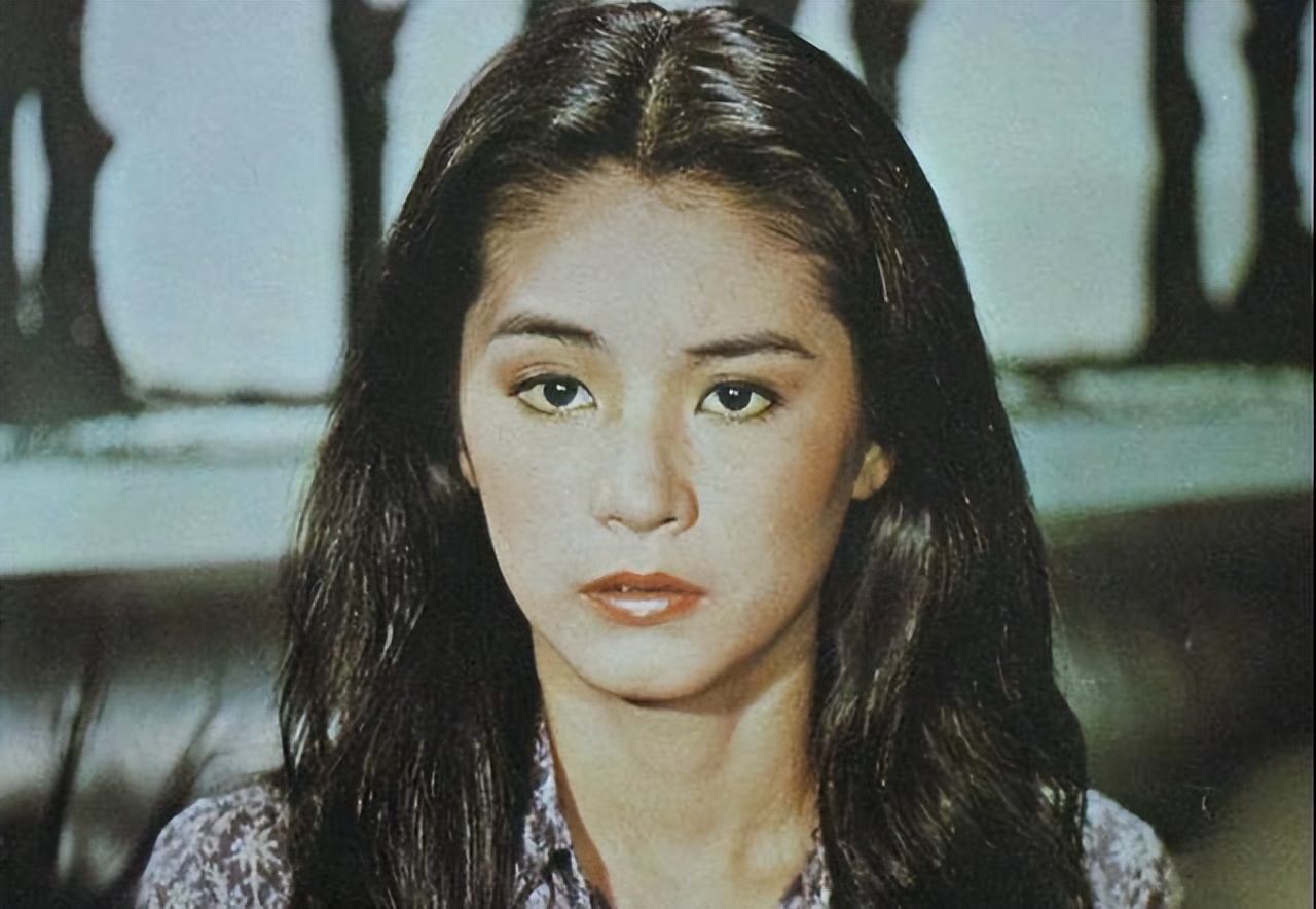 68-year-old Brigitte Lin posted photos of cooking in the kitchen, her ...