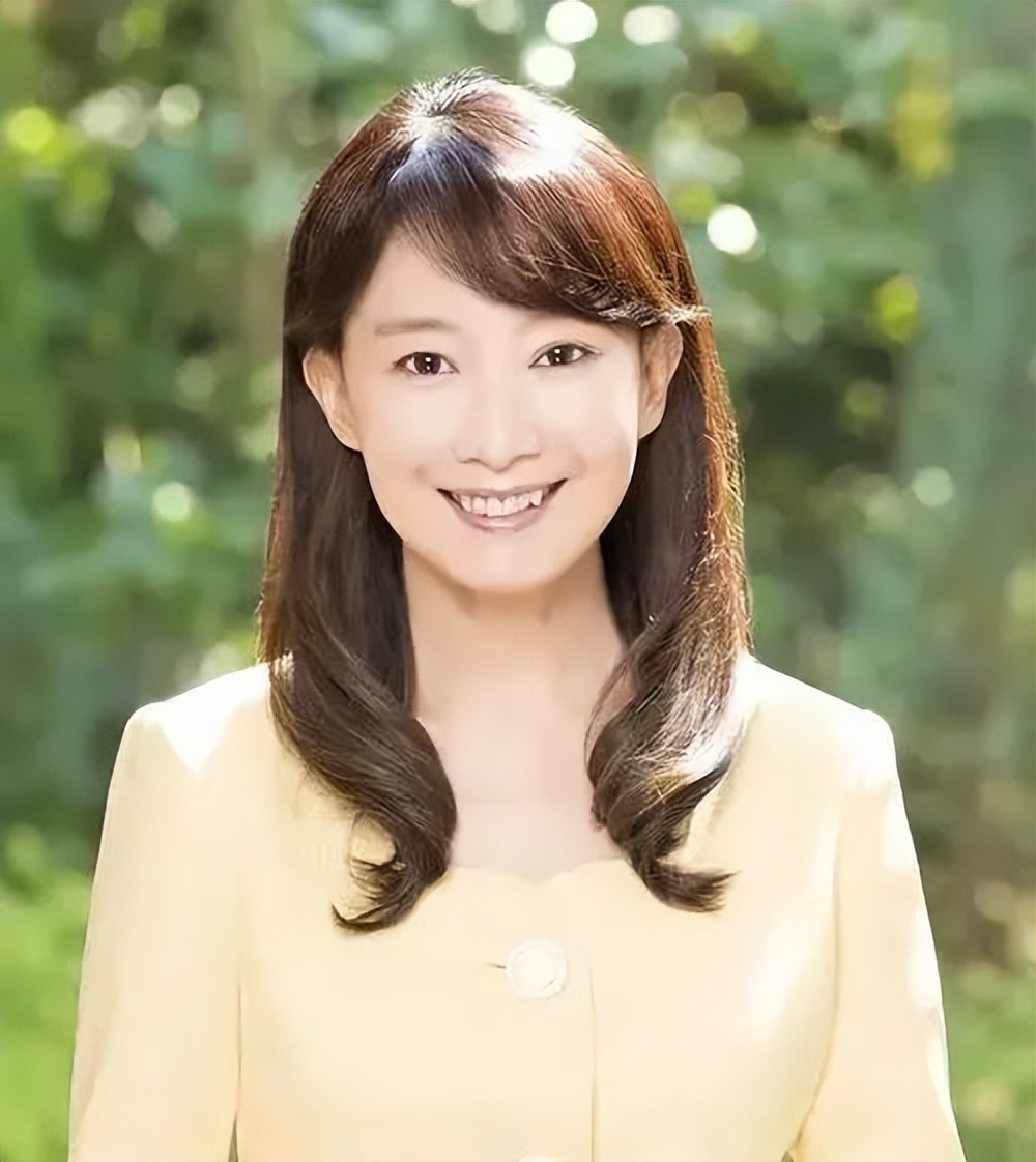 After Abe's assassination, the only "Hong Kong female singer" who sent ...
