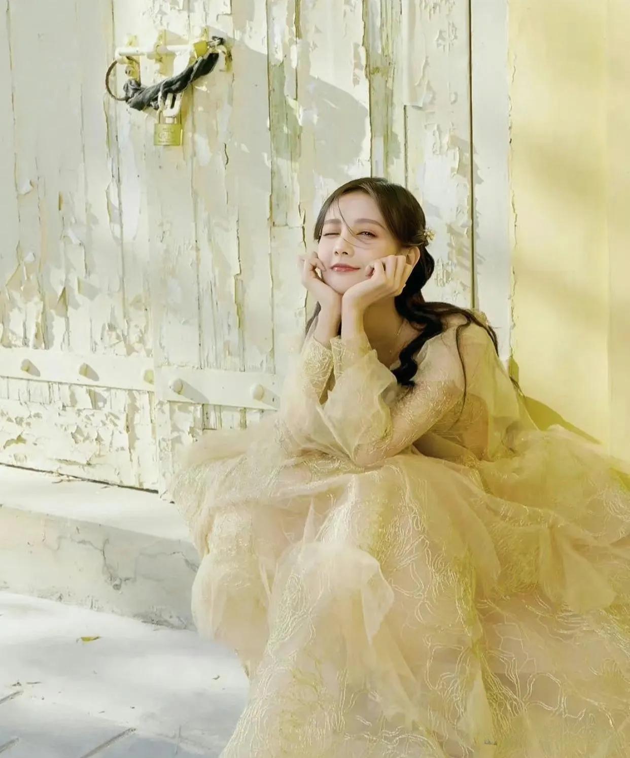 Sweet and lovely Li Yitong - iNEWS