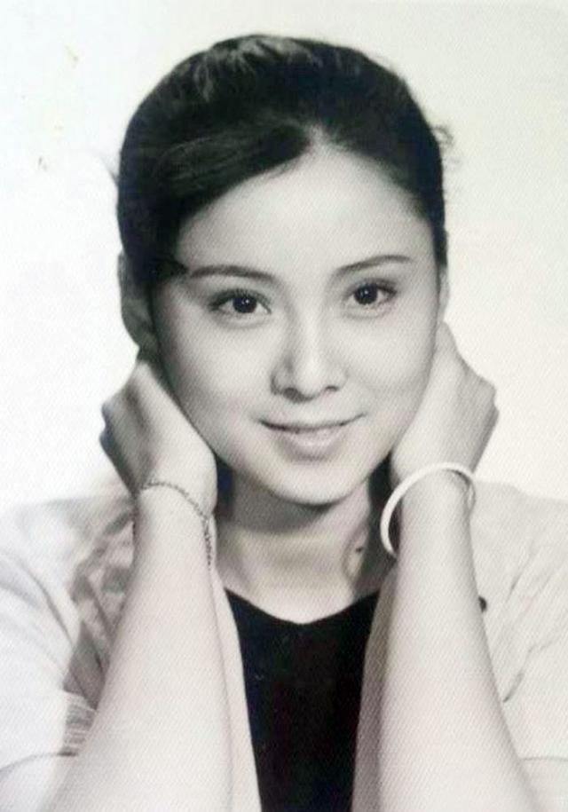 At the age of 50, she has clear eyes and a face like a girl. When she ...