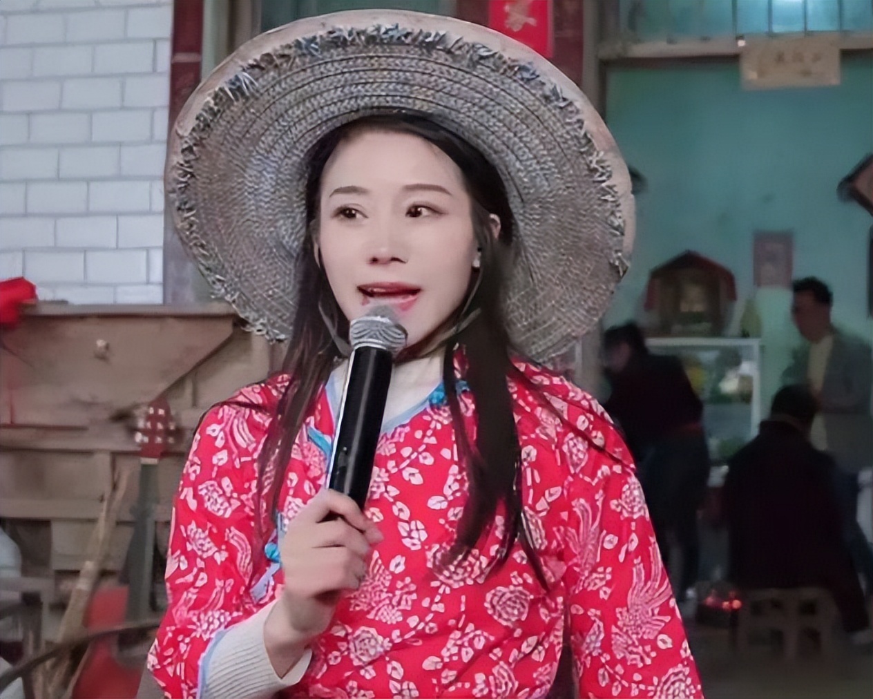 Flying on a branch to become a phoenix, the girl's popularity crushes ...