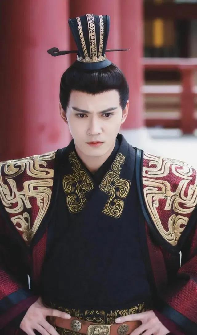 After watching the makeup of Ren Jialun and Xu Zhengxi's "A Long Way ...