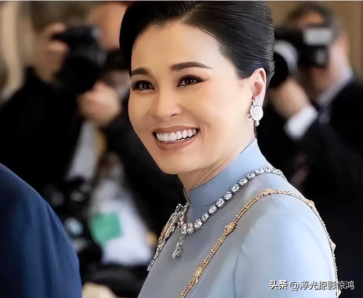 The Thai royal family wished Suthida's birthday, and the scale has ...