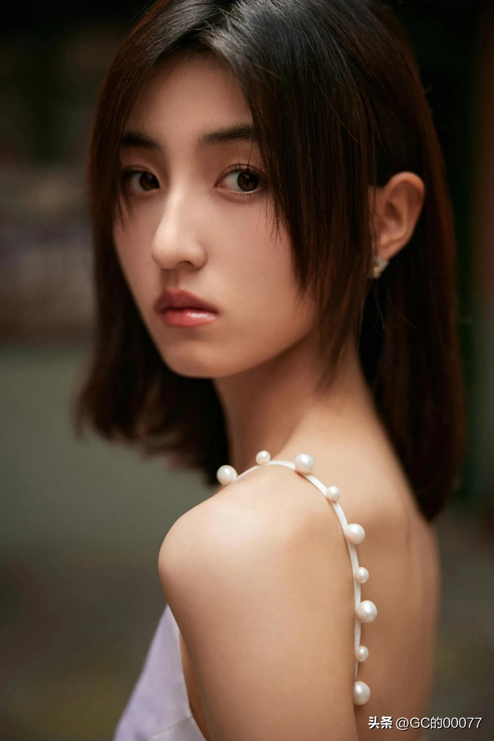 Star picture Zhang Zifeng - iNEWS