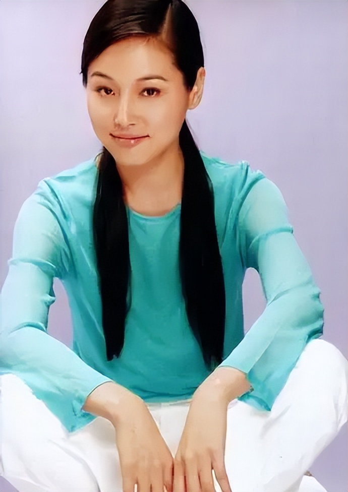 The goddess Zhang Yan is the winner in life, her daughter is cute and ...