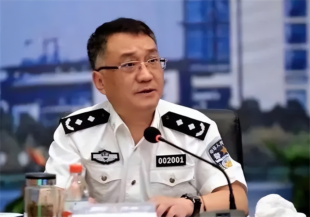 In 2014, corrupt official Cheng Han: knocked out the teeth of the ...