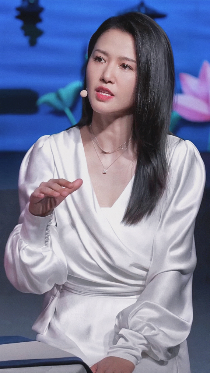 Tan Weiwei's CCTV guest's beautiful photos flow out - iNEWS