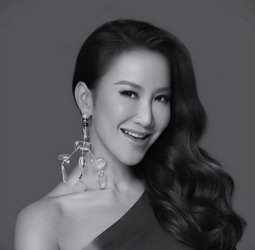 Coco Lee's husband issued an obituary! Coco Lee never cared when she ...