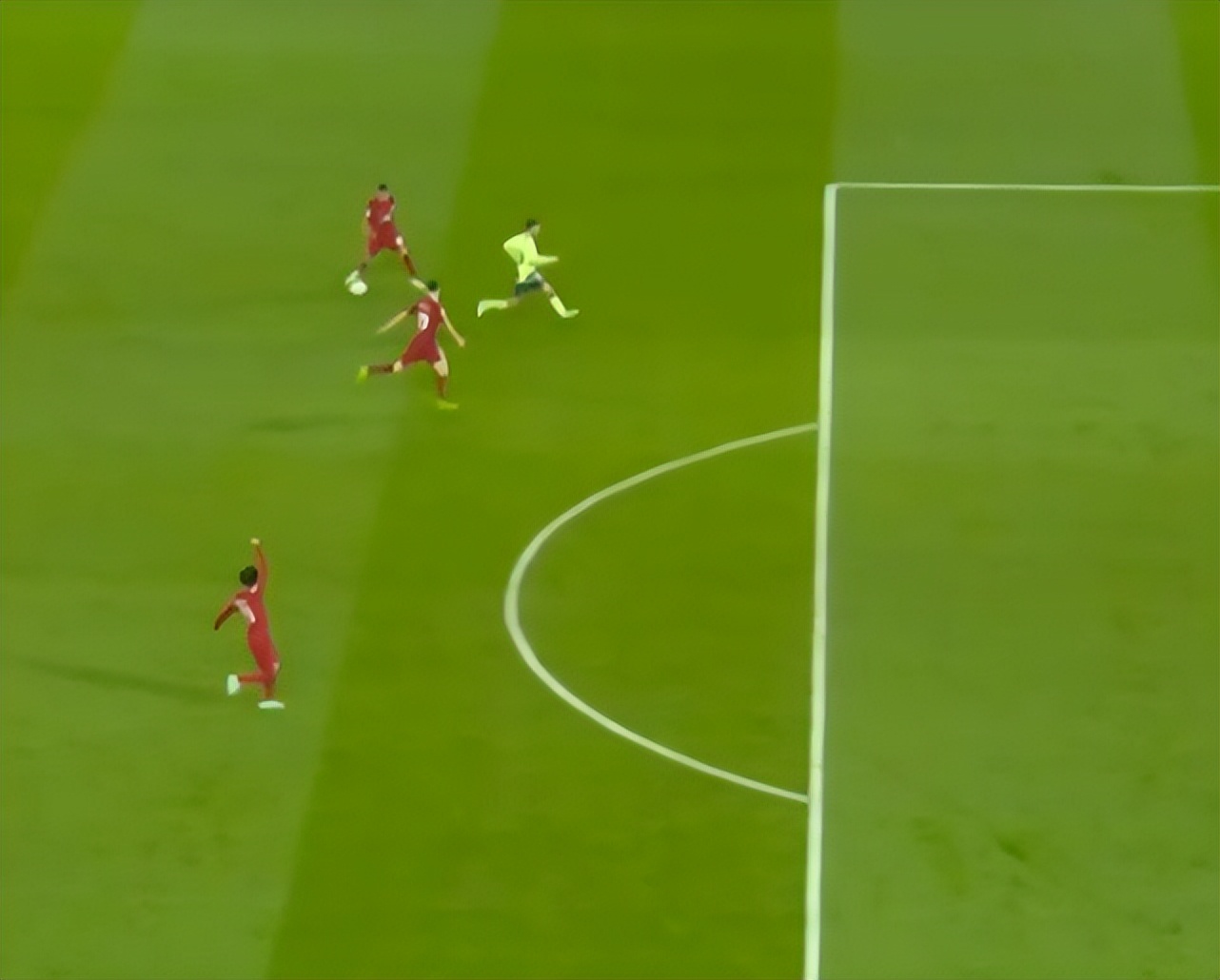 The quotient is too low!Liverpool Nunes 3 play 1 alone without passing ...