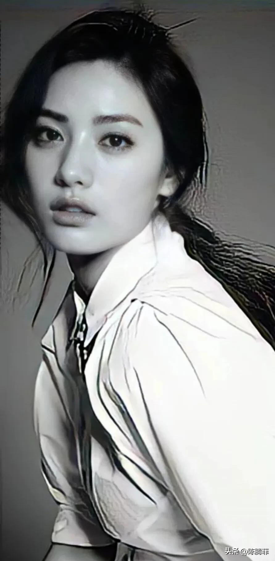 Lin Zhenna is elegant and charming! - iNEWS