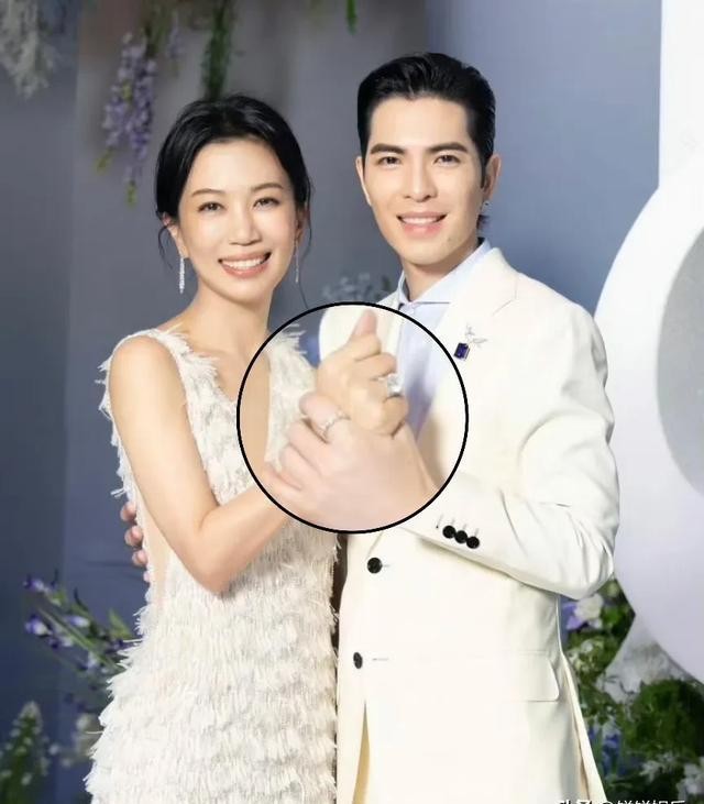 Jam Hsiao's wedding scene exposed, romantic kiss to Julia Lin, showing ...