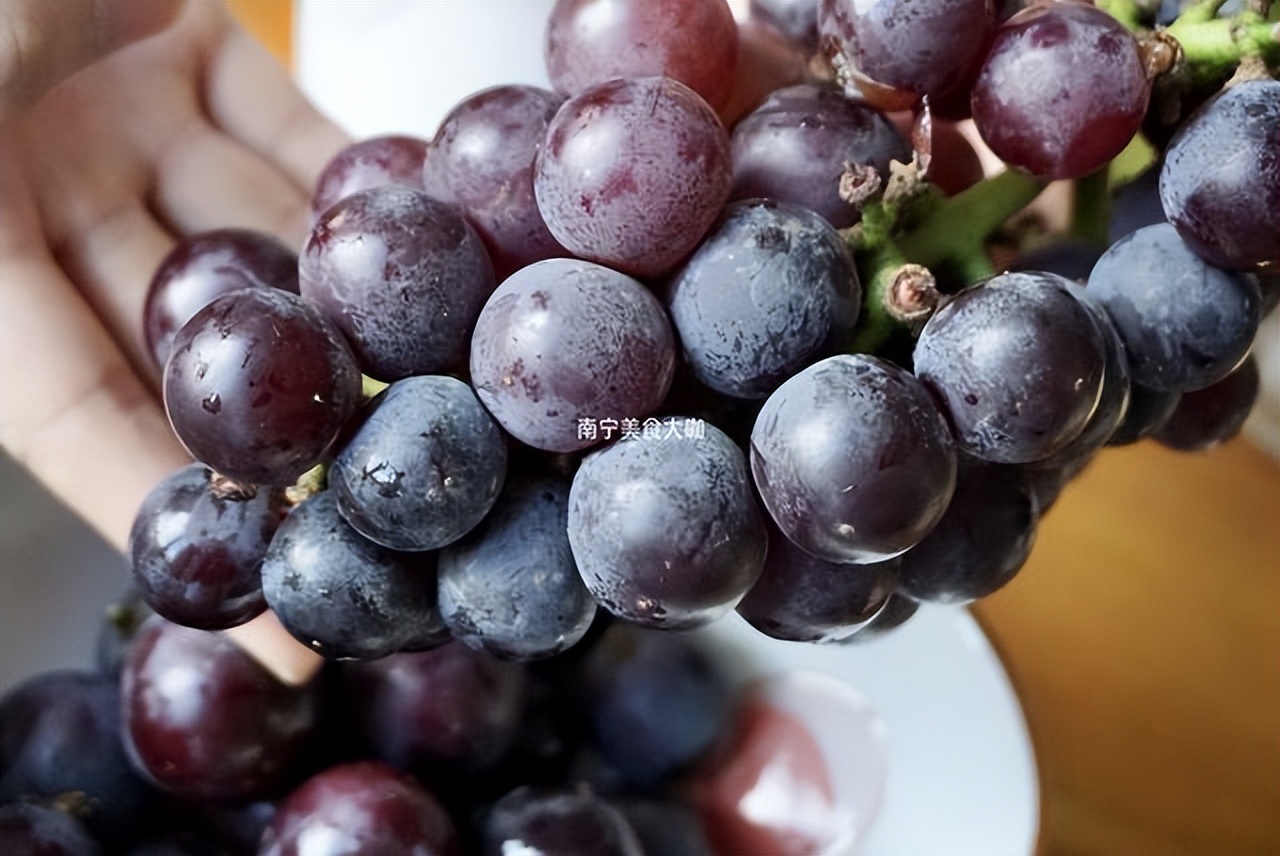 When buying grapes, don't buy these 4 kinds of grapes. I will teach you ...