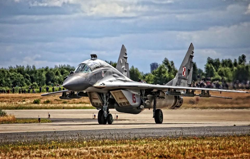 The Ukrainian MiG-29 launched a US-made missile, which seriously ...