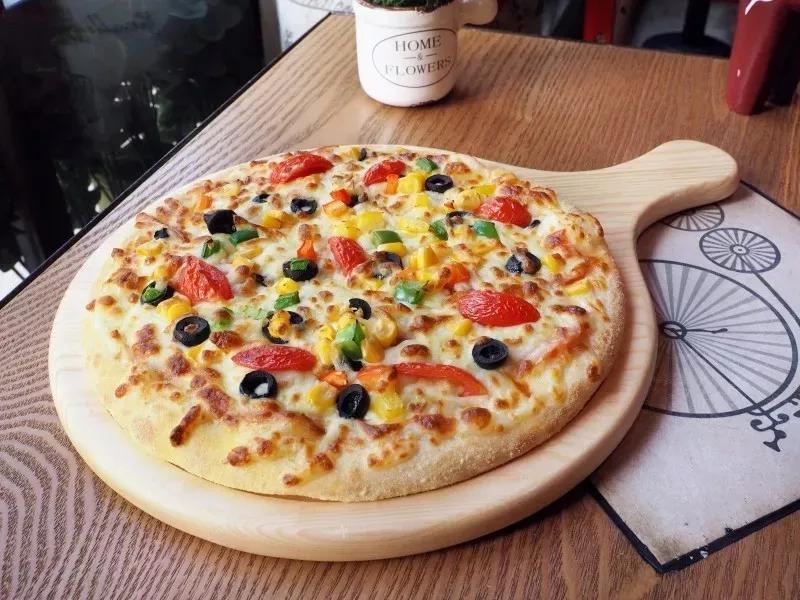 "A must-have for foodies! A large collection of new flavors of pizza ...