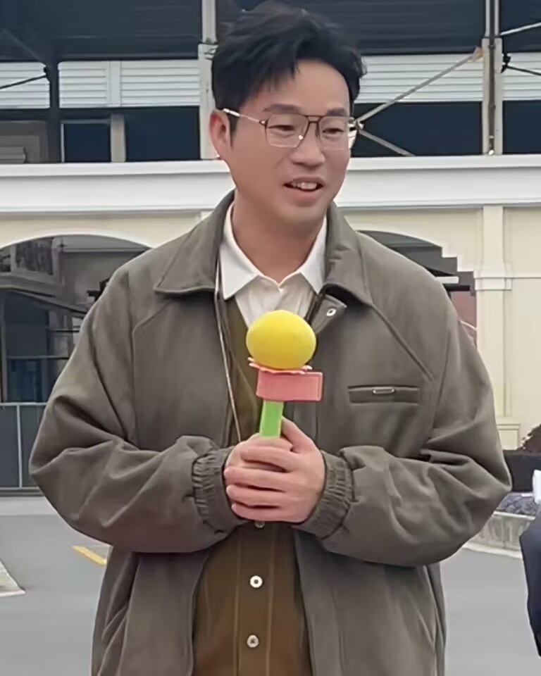 The first round guests of "Cat in the Box", two FHM members were absent, but Appendix Brothers ...