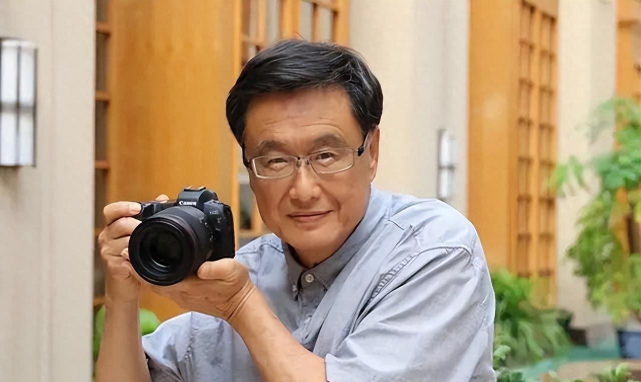 He is the biological father of Ni Ping's son and is worth over 100 ...