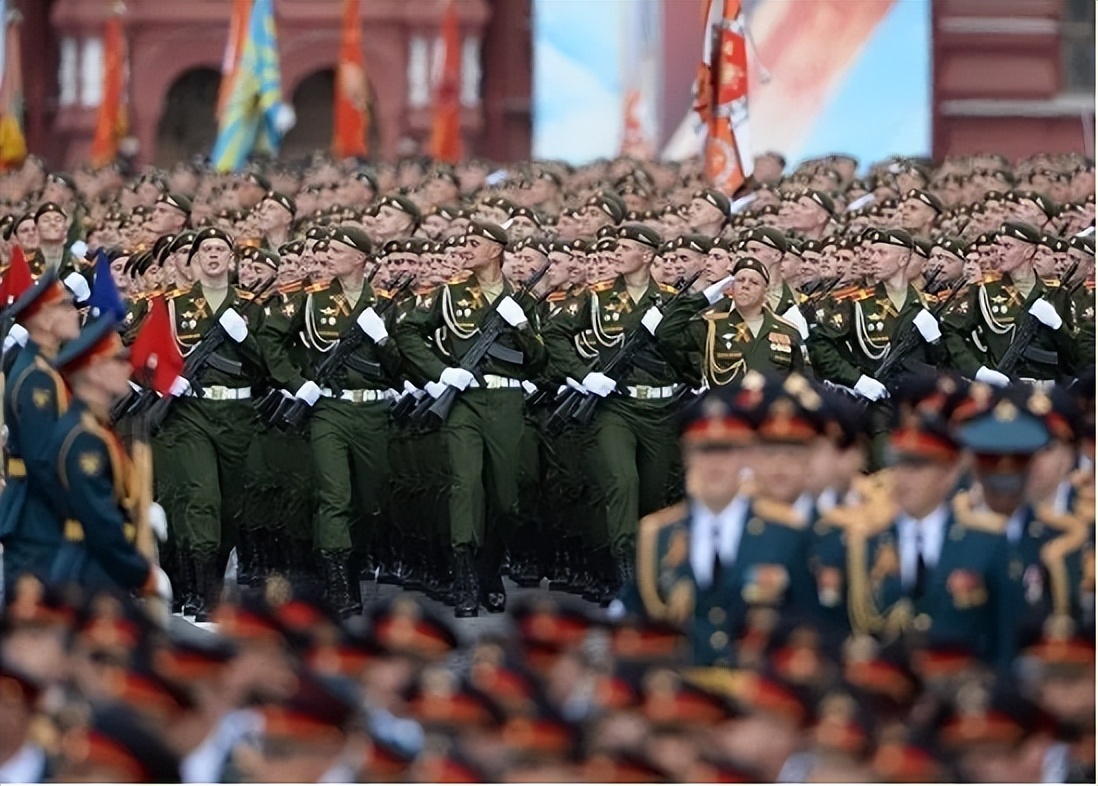The Russian Red Square military parade ended, the aerial military ...