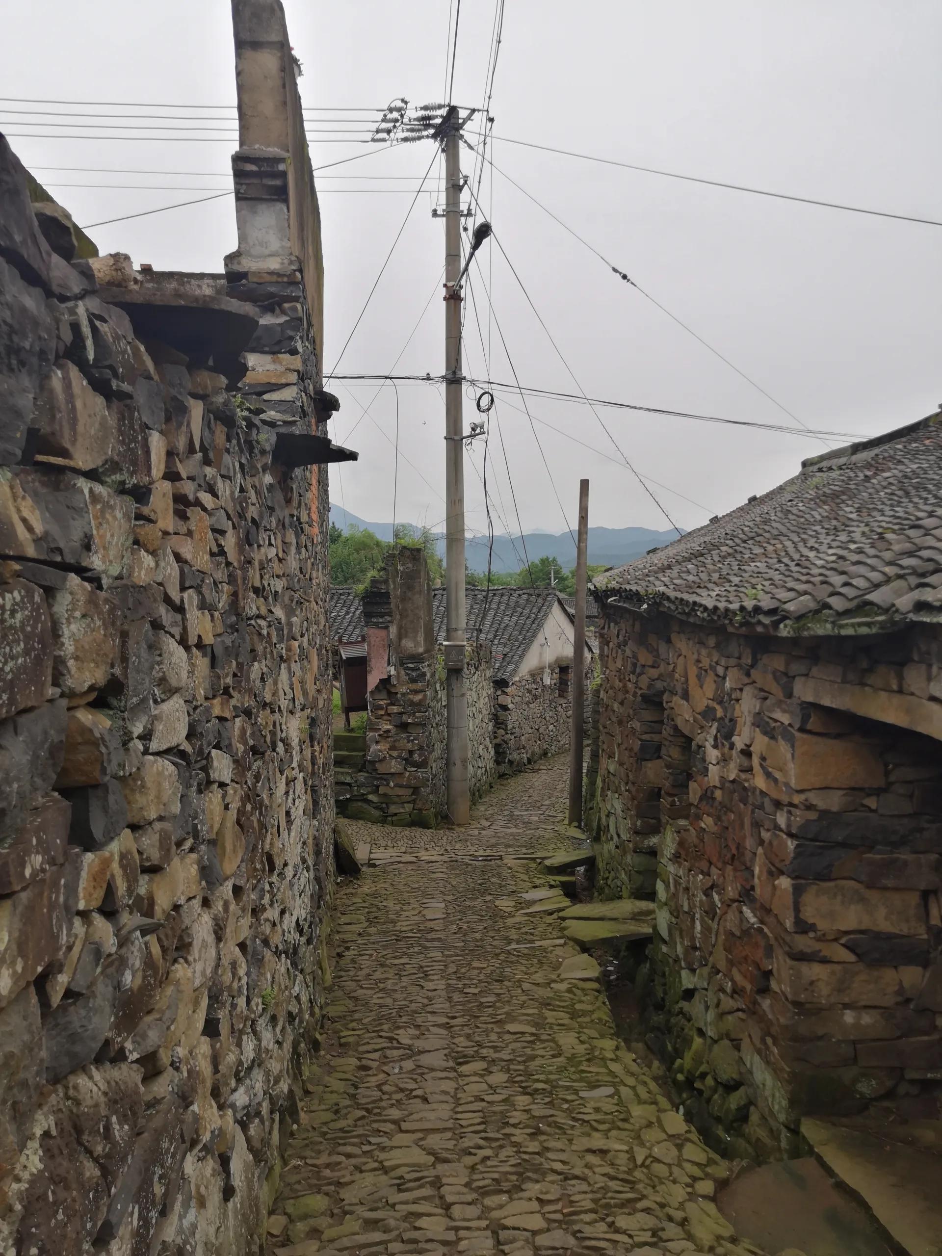 Xujiashan Stone Village, where the people like the mountains and the ...