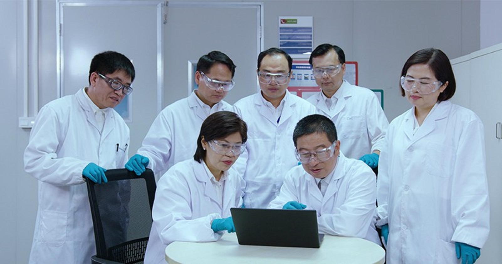 Shanghai hard technology "female head": control 10 companies, with a ...