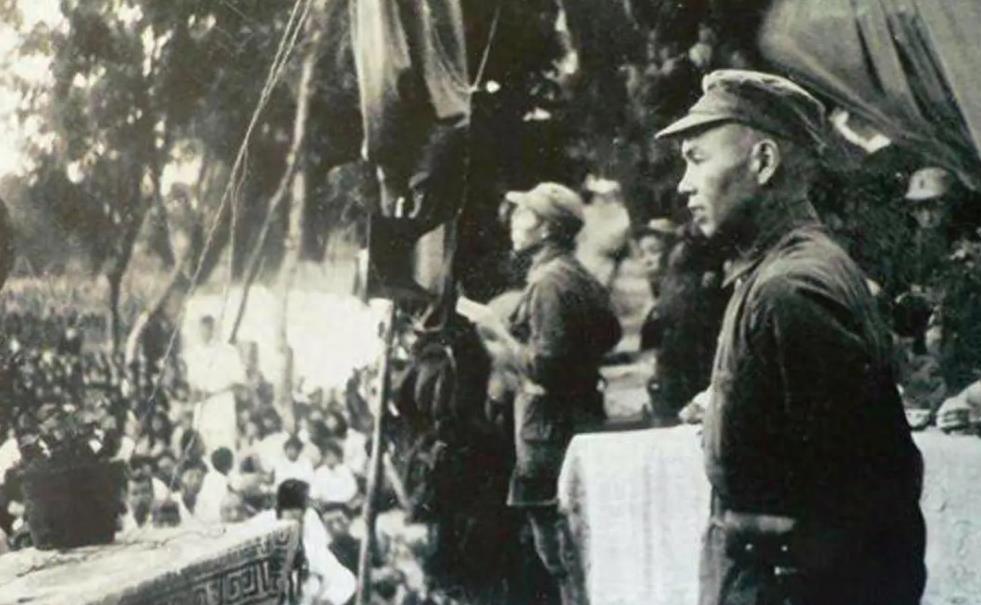 In 1939, Xu Shiyou had a fight with the political commissar. Chen Geng ...