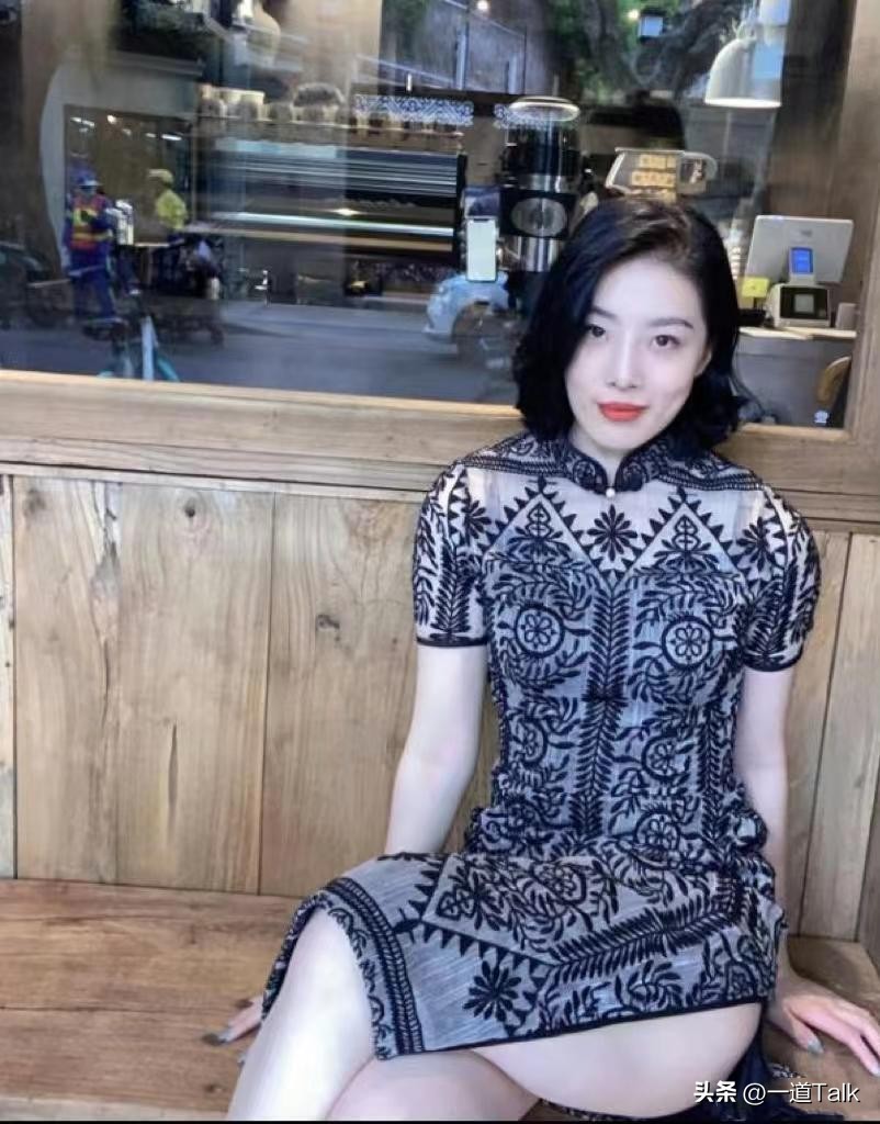 Mr. Hu is 27 years older than Ms. Dong, and the two are more privately exposed, and the more ...