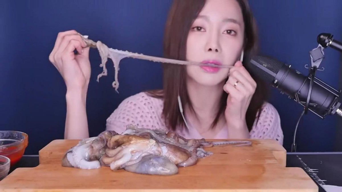 Unacceptable food for the Chinese, seemingly sweet cheese full of ...