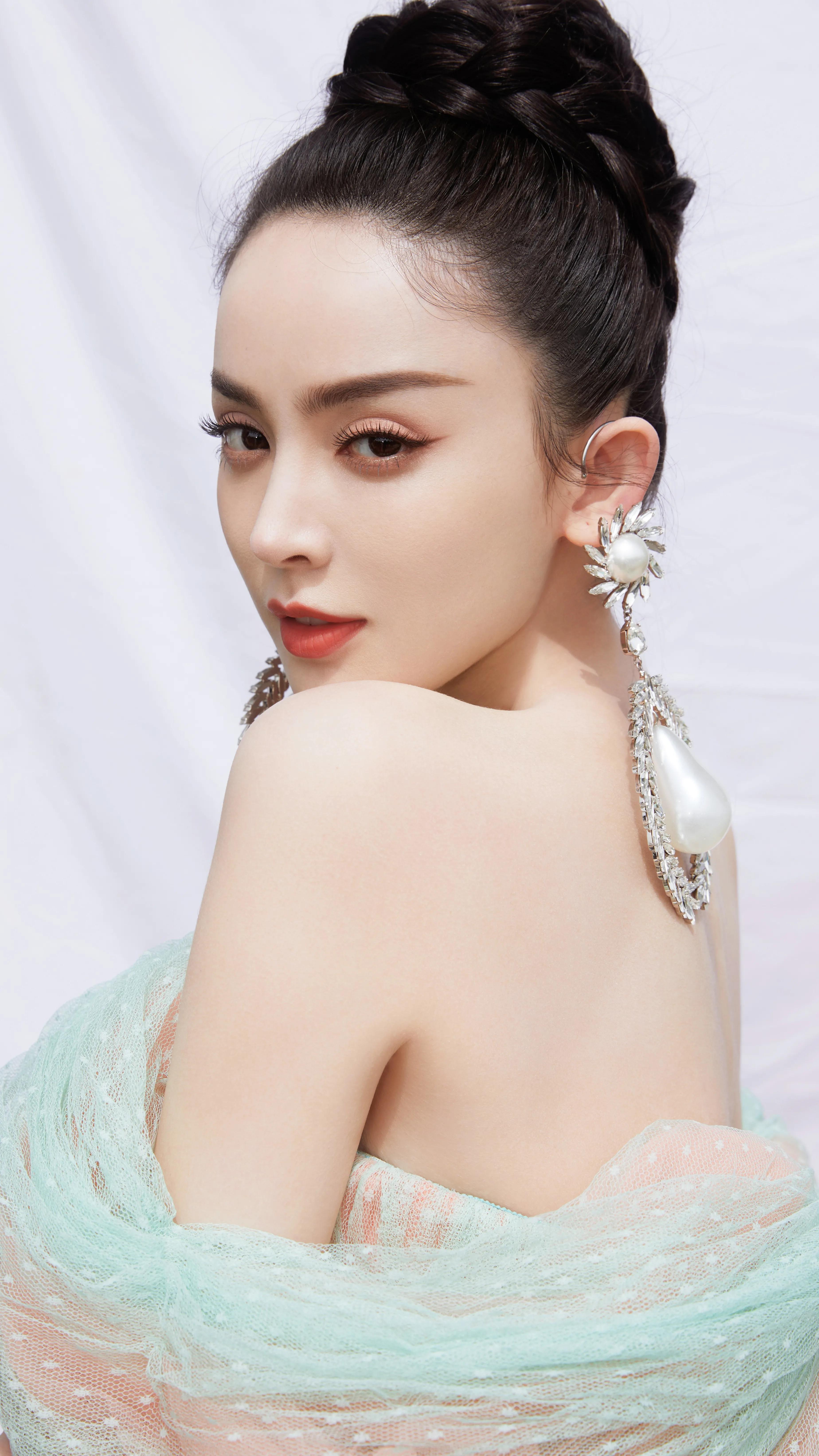 Guli Nazha April 24, 2023 Exquisite Atlas Luxurious and Elegant - iNEWS