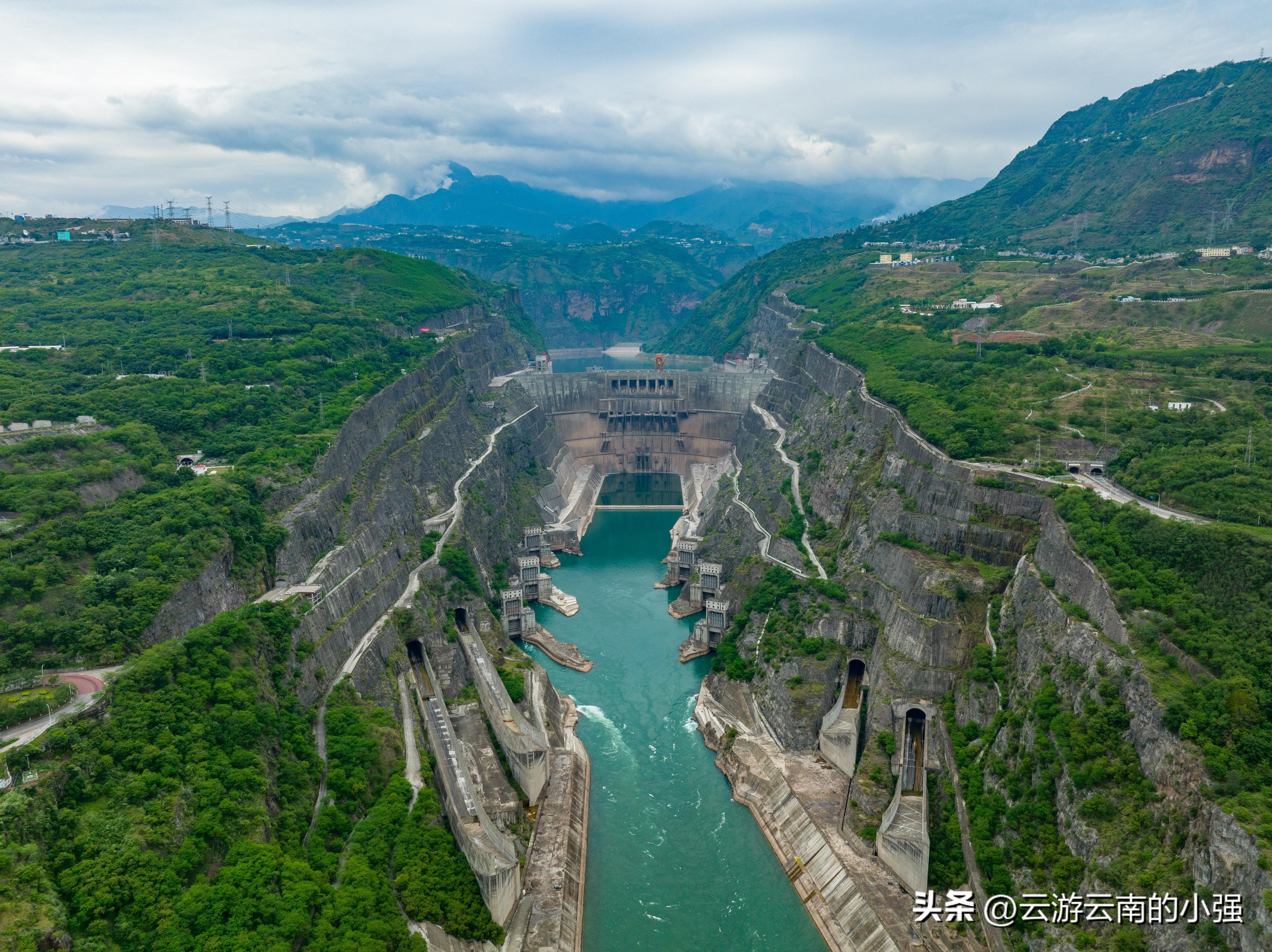 Watching the Xiluodu Hydropower Station, Yongshan can also see the sea ...