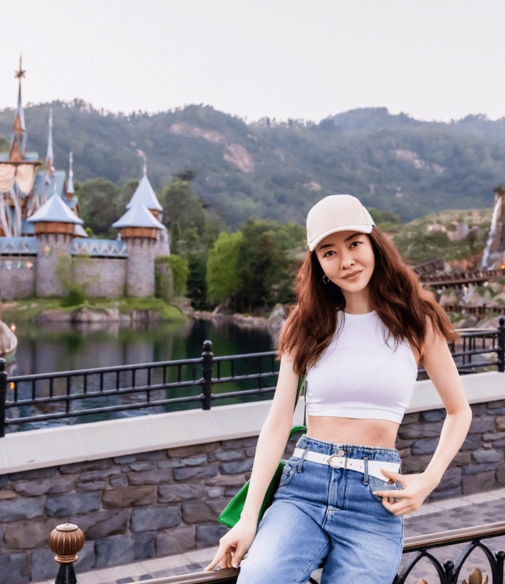 Xiong Dailin shared a trip with three generations of her grandparents ...