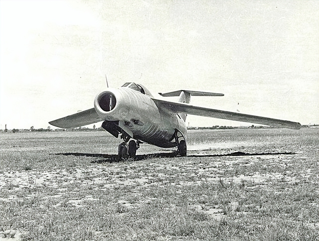 The FMA IAe 33 Pulqui II is an Argentine German-influenced jet fighter ...