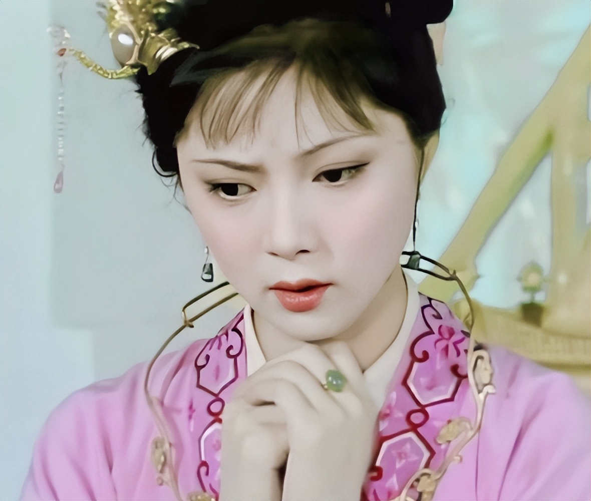 A Dream of Red Mansions: The most revealing time for Xue Baochai! It wasn't fluttering ...