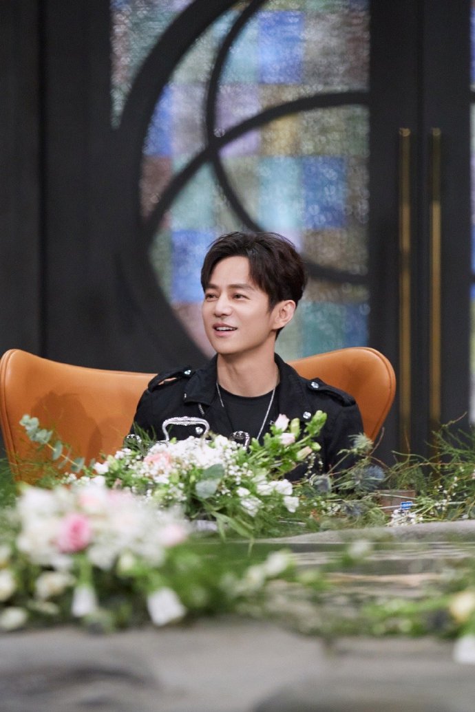 Wu Xin and Li Weijia are in the same frame and finally saw them ...