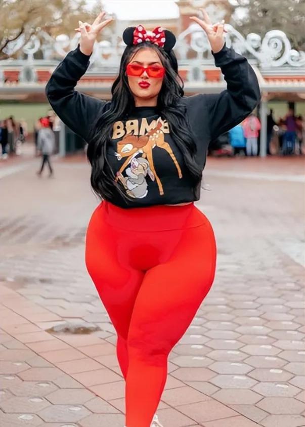 Super Body Plus Size Actress: Brooke Barrows - iNEWS